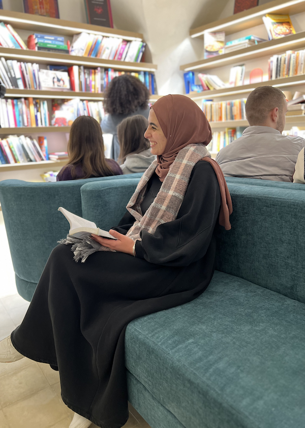 Seraj 12 Palestina – Linternas y bosques